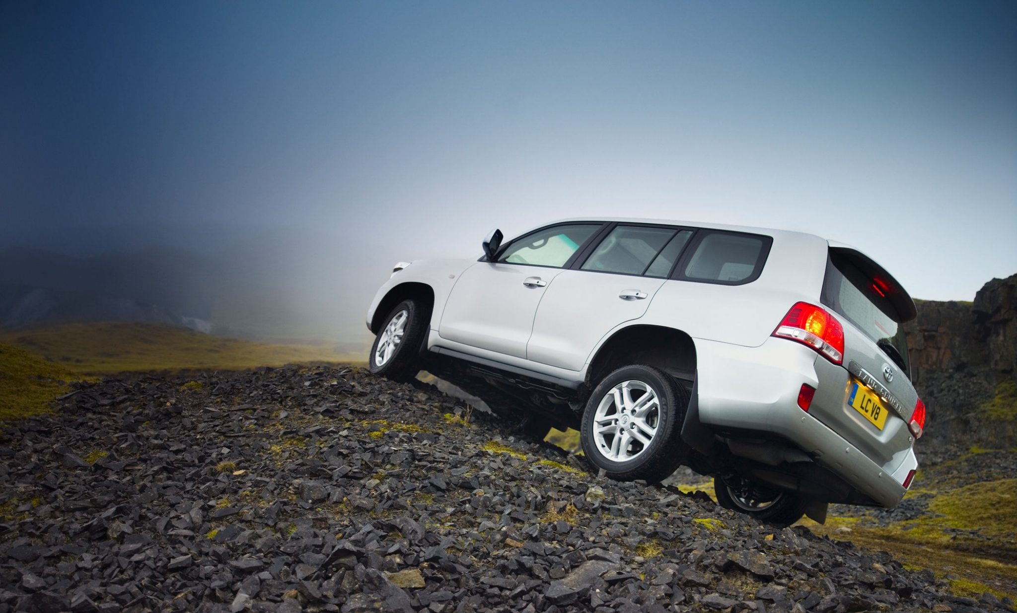 Land Cruiser V8 (200 Series, 2008-2015) - Toyota Media Site