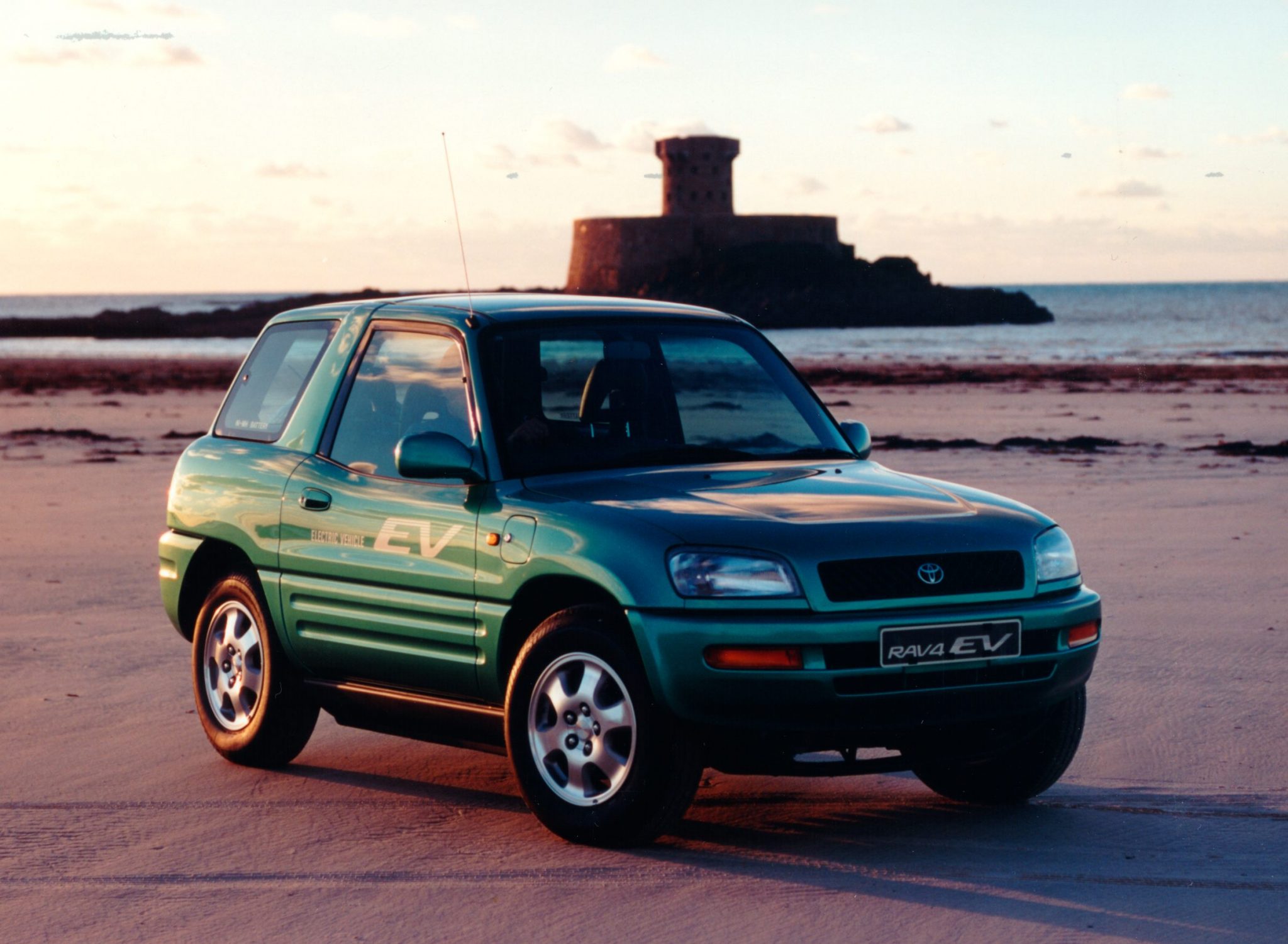 RAV4 (1st generation, 1994–2000) - Toyota Media Site