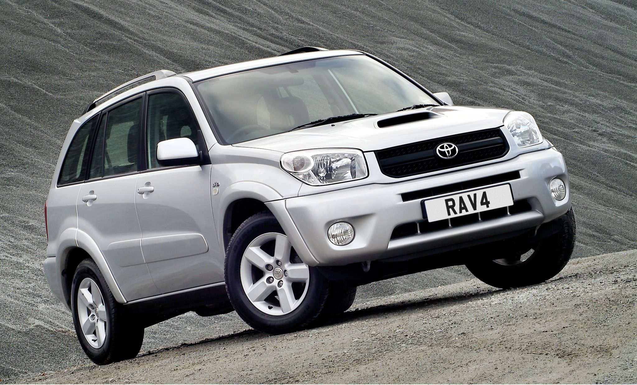 RAV4 (2nd generation, 2000–2006) - Toyota Media Site