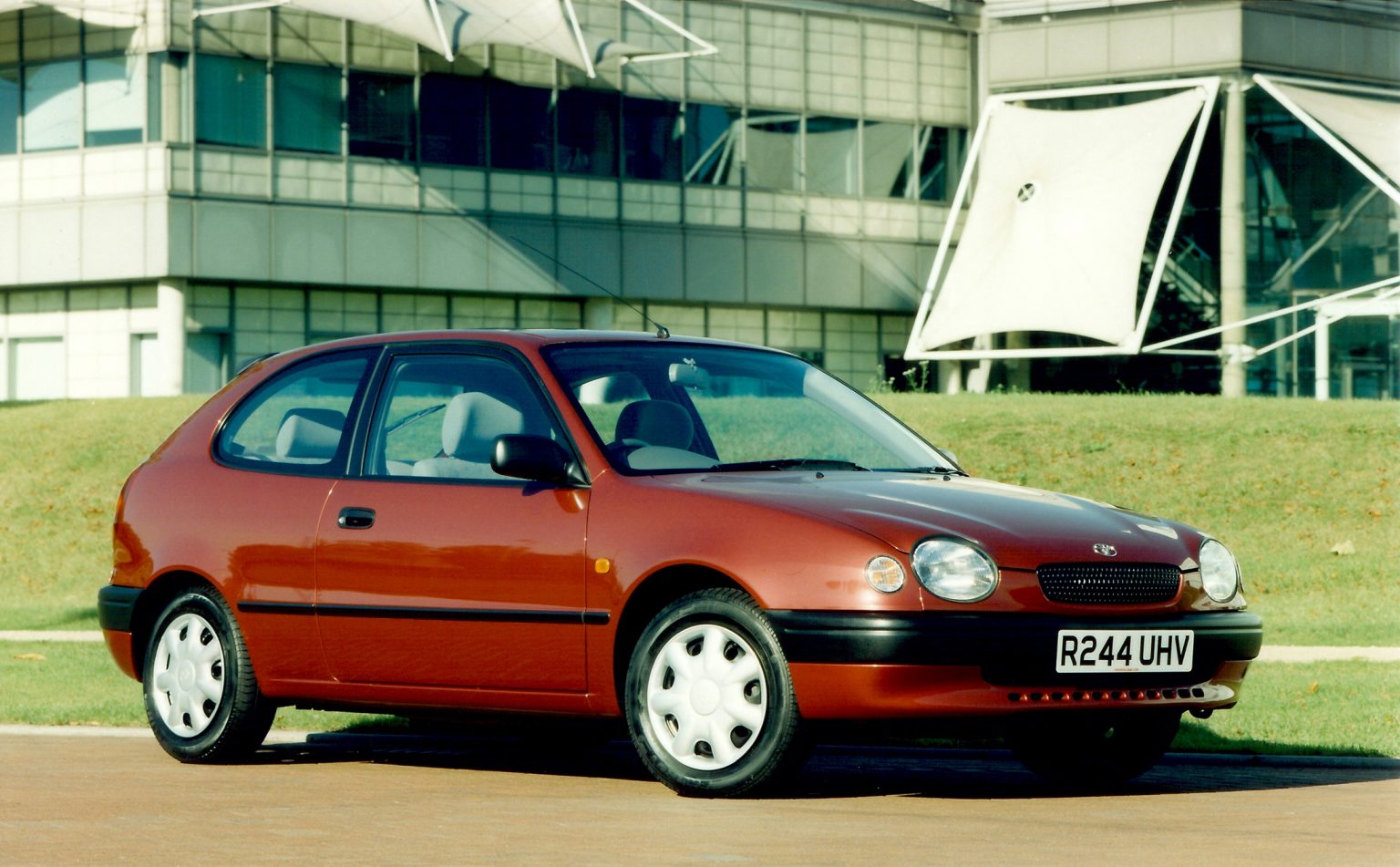 Corolla (8th generation, 1997–2002) - Toyota Media Site