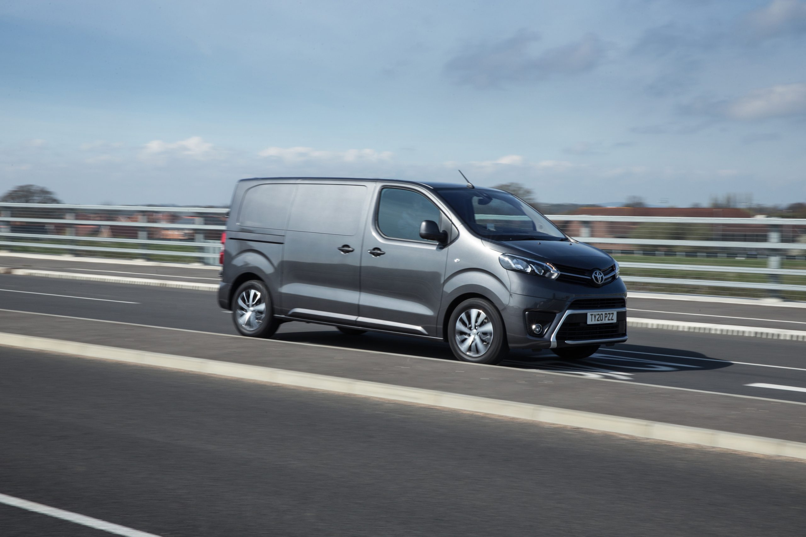 Toyota Proace Medium Dynamic (2017 - Current) - Toyota Media Site