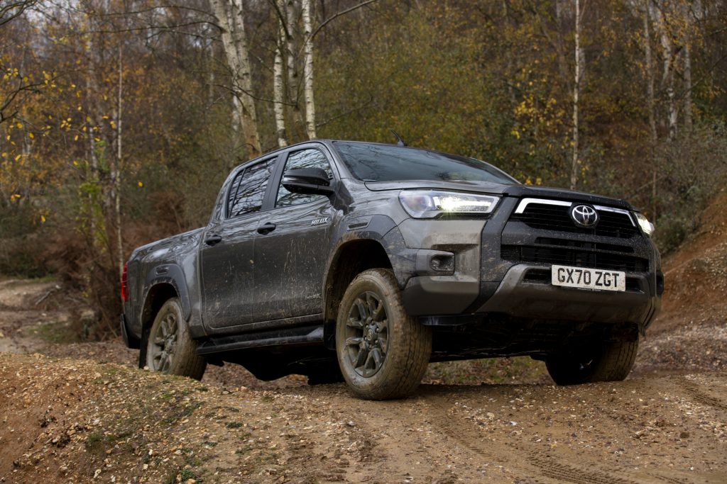Toyota Hilux Invincible X Exterior Dynamic [OFF ROAD] (2020 - Current ...