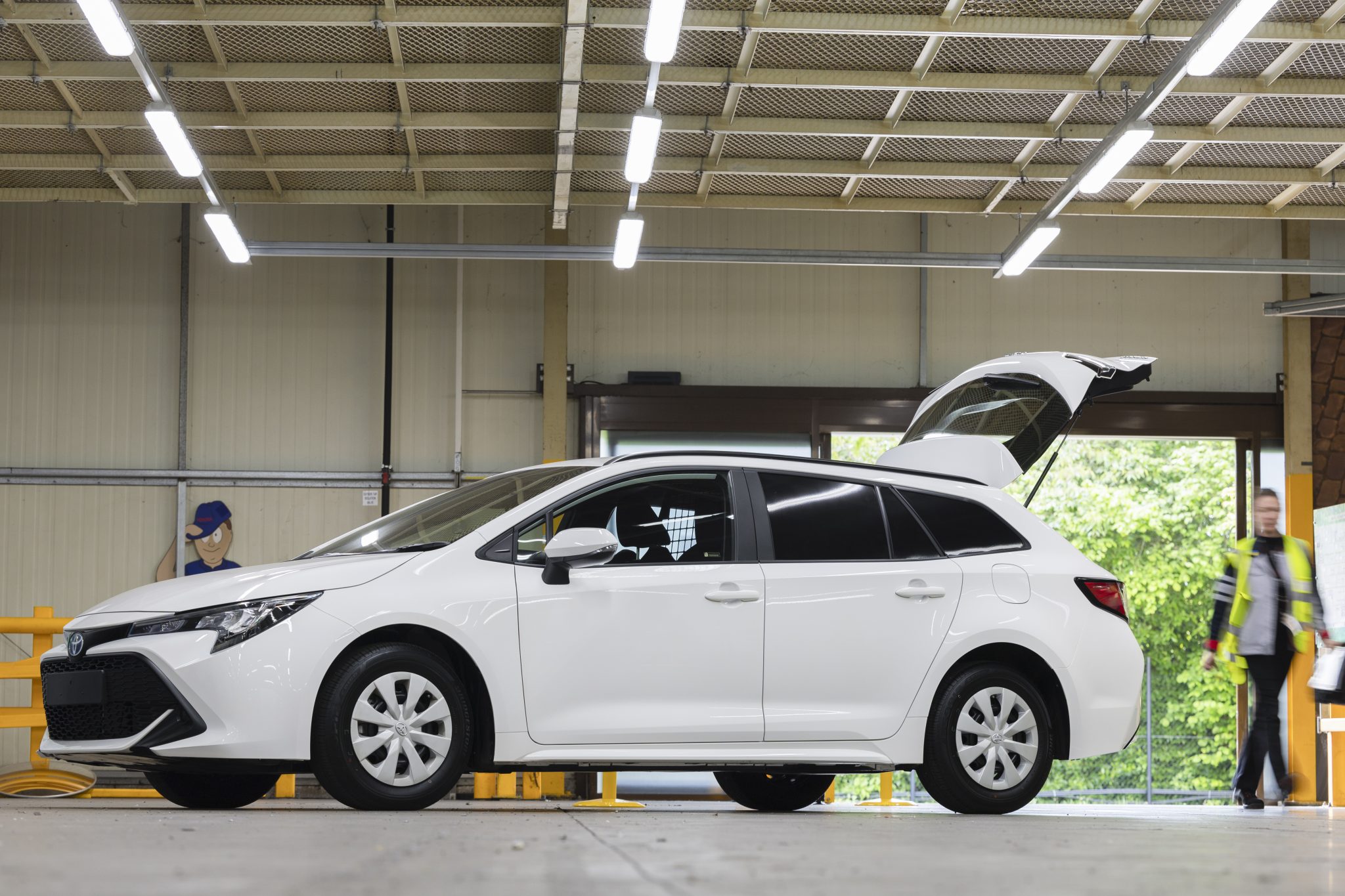 World Premiere of the New Toyota Corolla Commercial Hybrid Electric Van ...