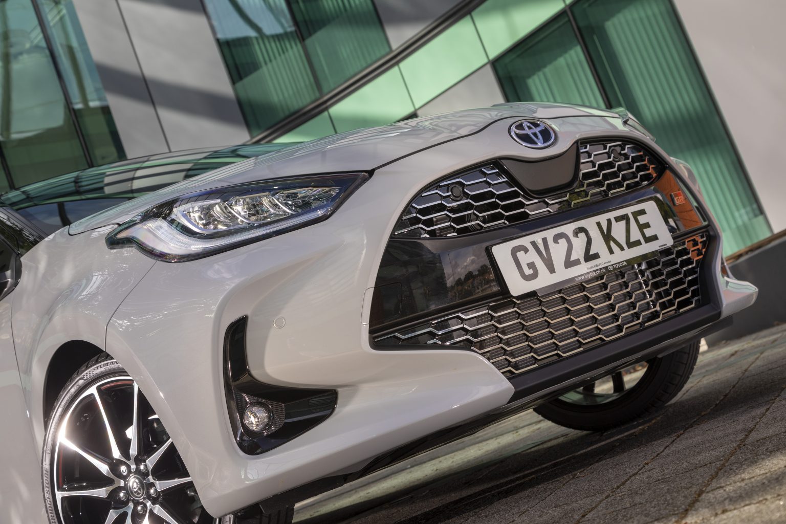 Luxus Toyota Yaris Hybrid 2022 Ebenbild