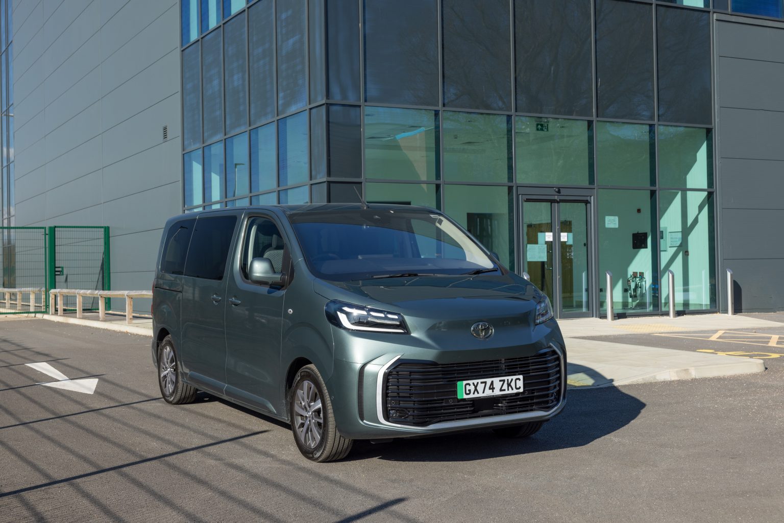 Power to the people carriers: sales launch for the new, all-electric ...