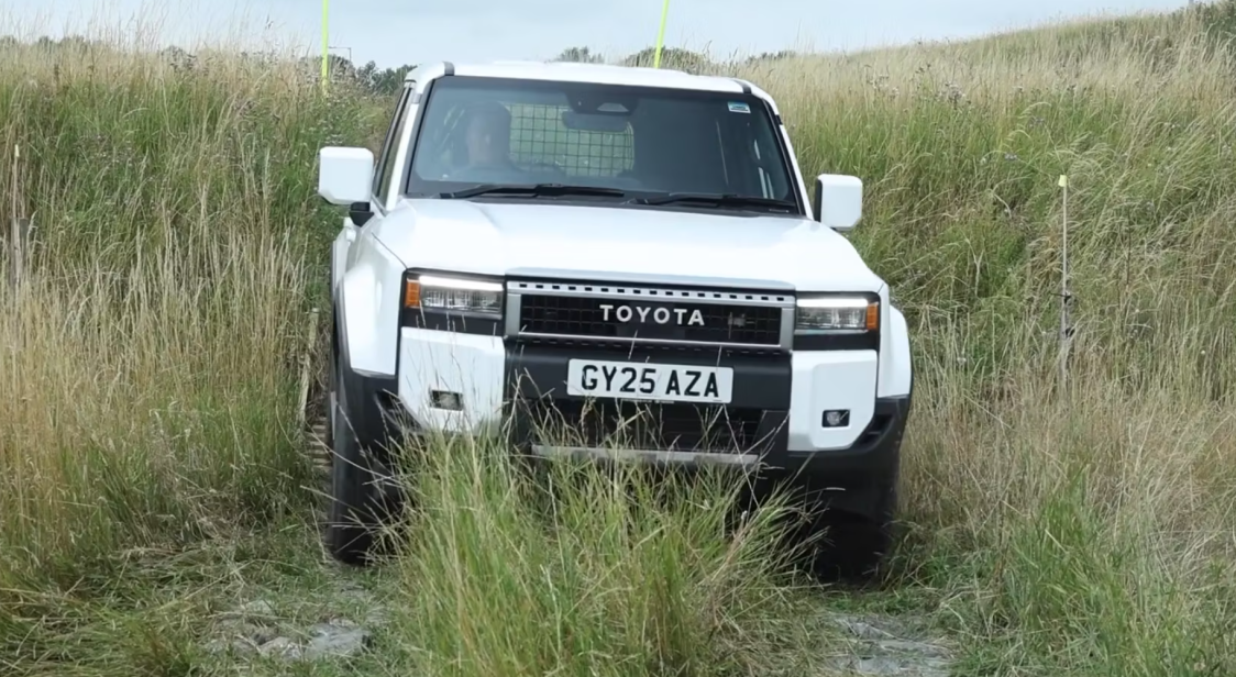 Land Cruiser Commercial UK Off-road B-roll - Toyota Media Site